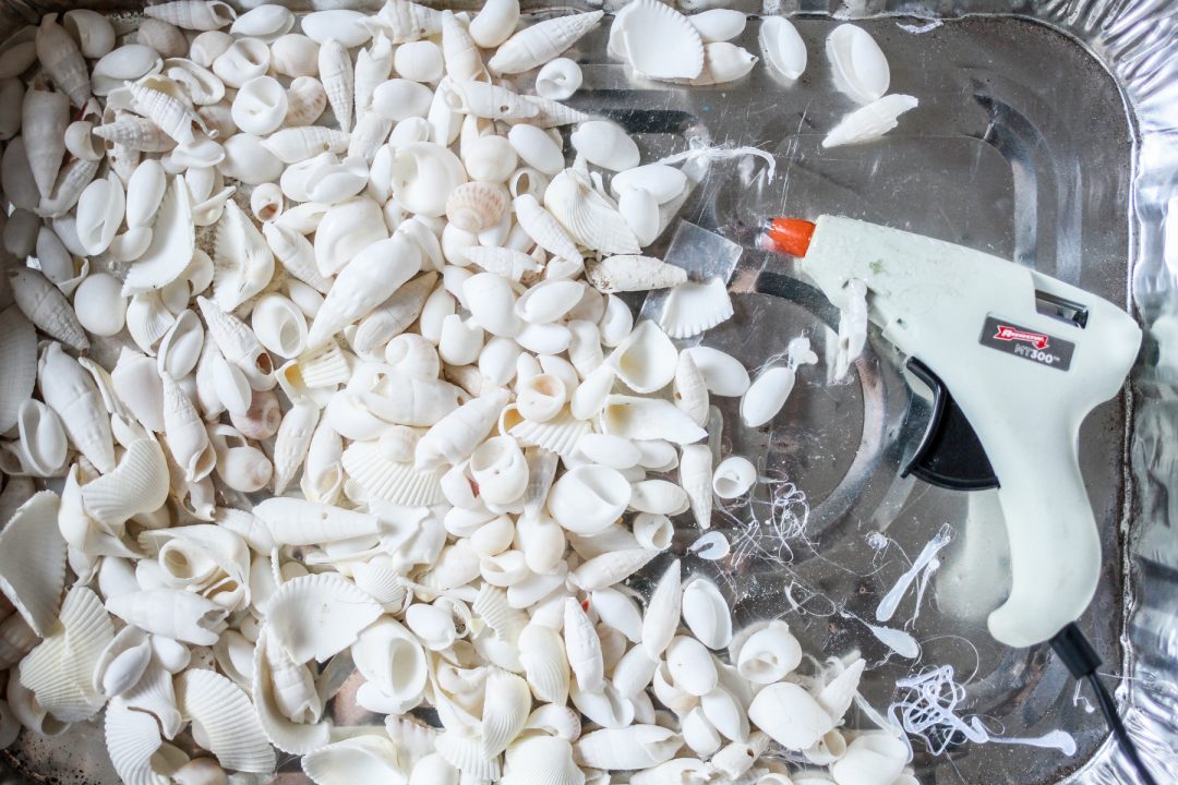 DIY Sea Shell Wreath for Summer Vibes | Lilies and Loafers