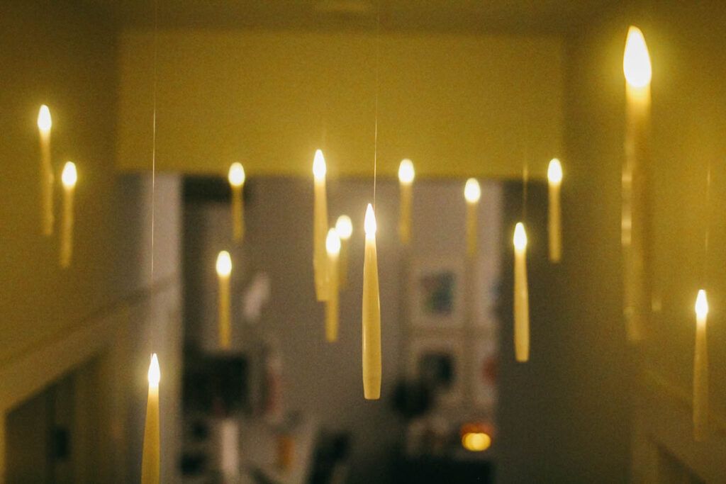 DIY Floating Candles like in Hogwarts Great Hall | Lilies and Loafers