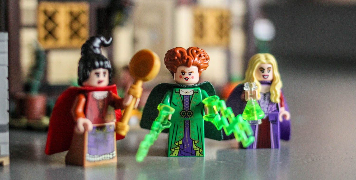 LEGO Hocus Pocus Cottage | Lilies and Loafers