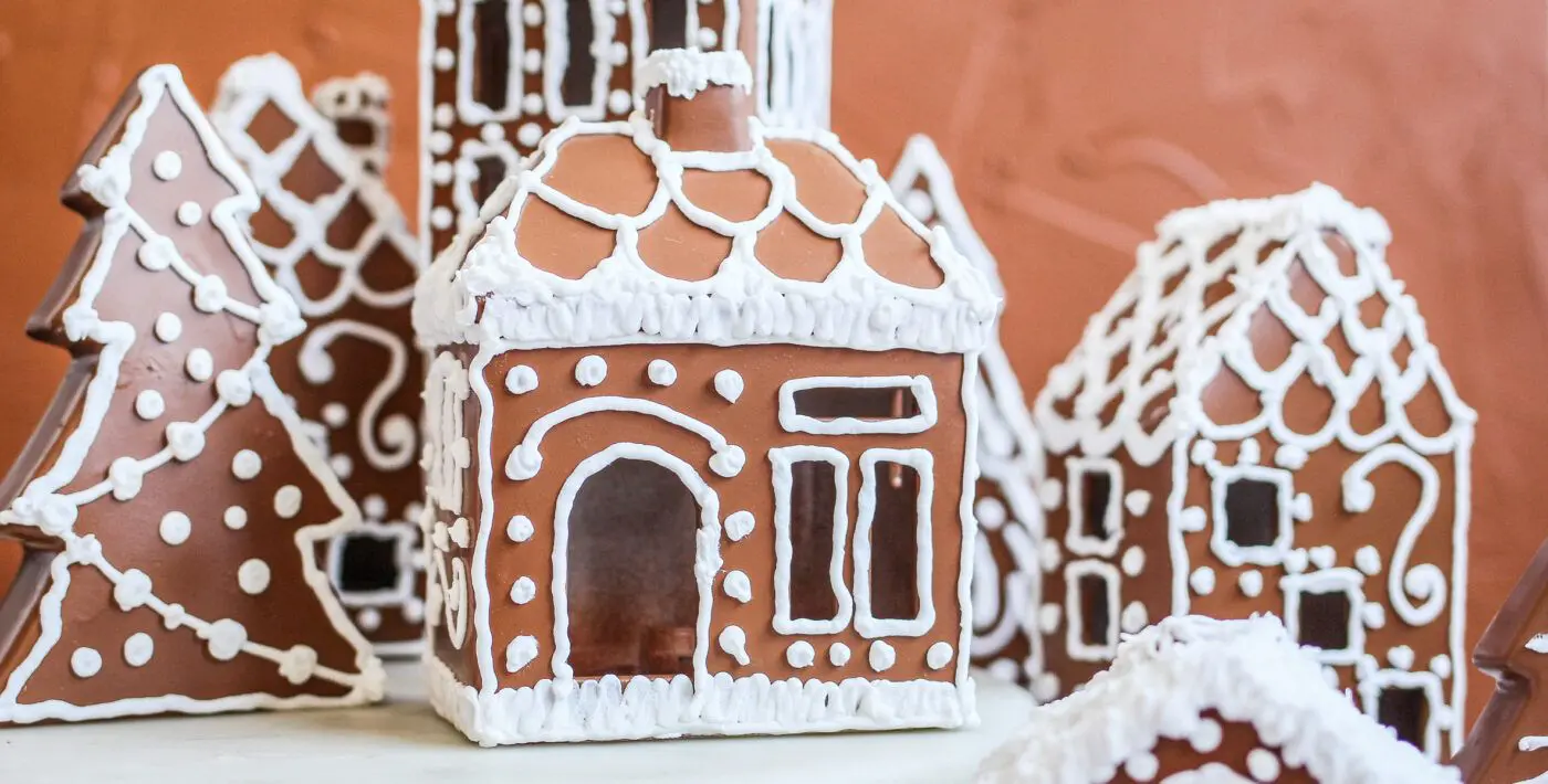 DIY Faux Gingerbread Houses | Lilies and Loafers